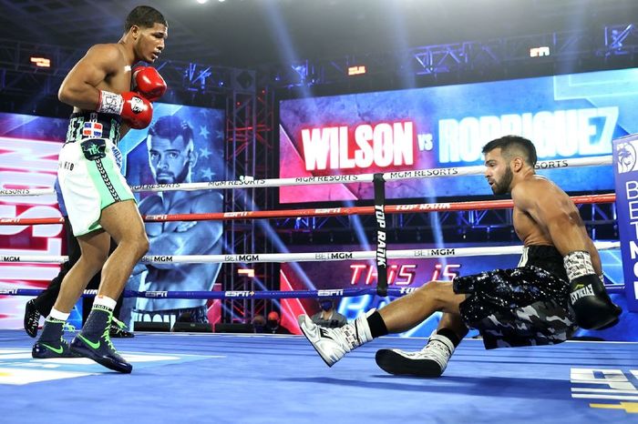 Jose Ramirez edges out Viktor Postol, closes in on Josh Taylor unification