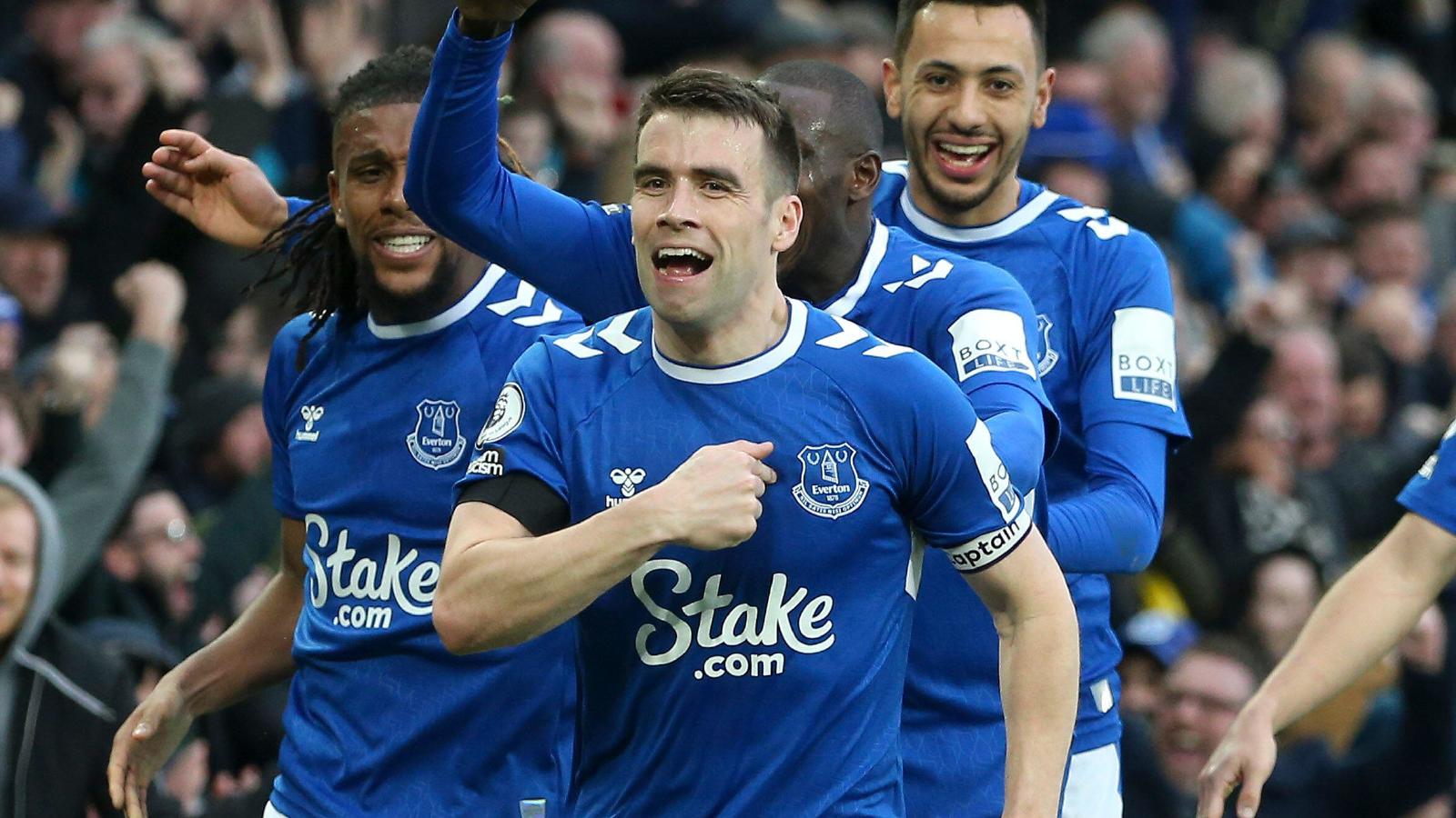 Everton offer new contracts to trio of players but Yerry Mina and ...